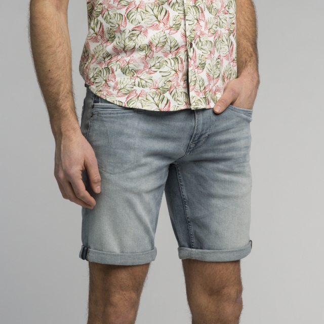 Deezz Menswear - mannenkleding en mannenmode in Asten